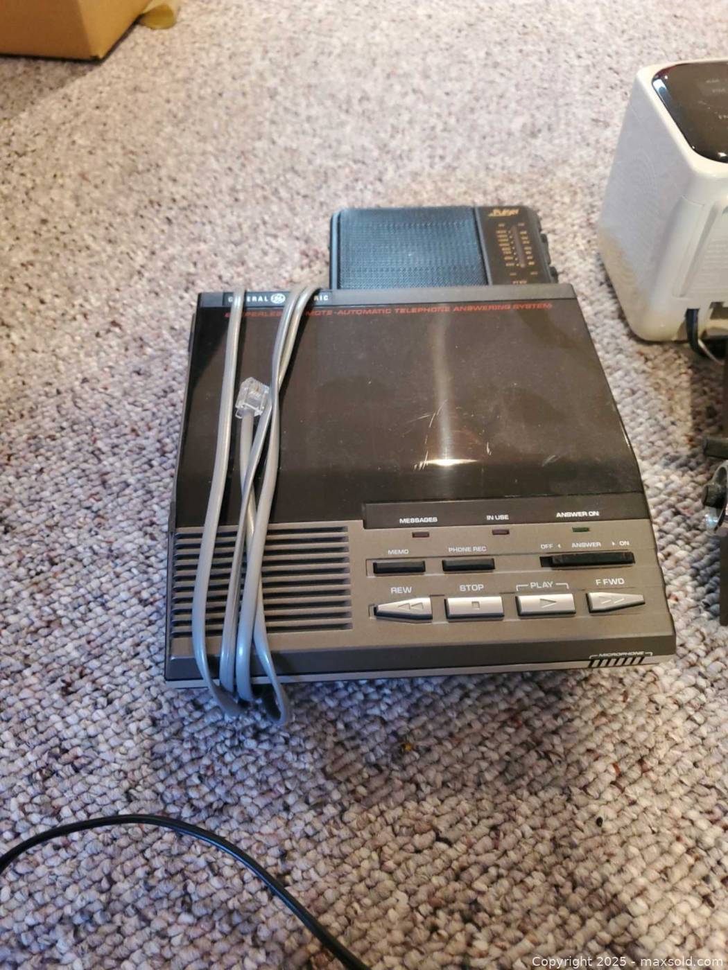 Jerrold Starcom converter, Philips radio/recorder, Pulser clock radio ...