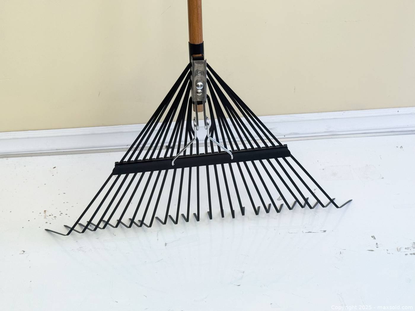 Metal 24-Tine Lawn Rake | Maxsold