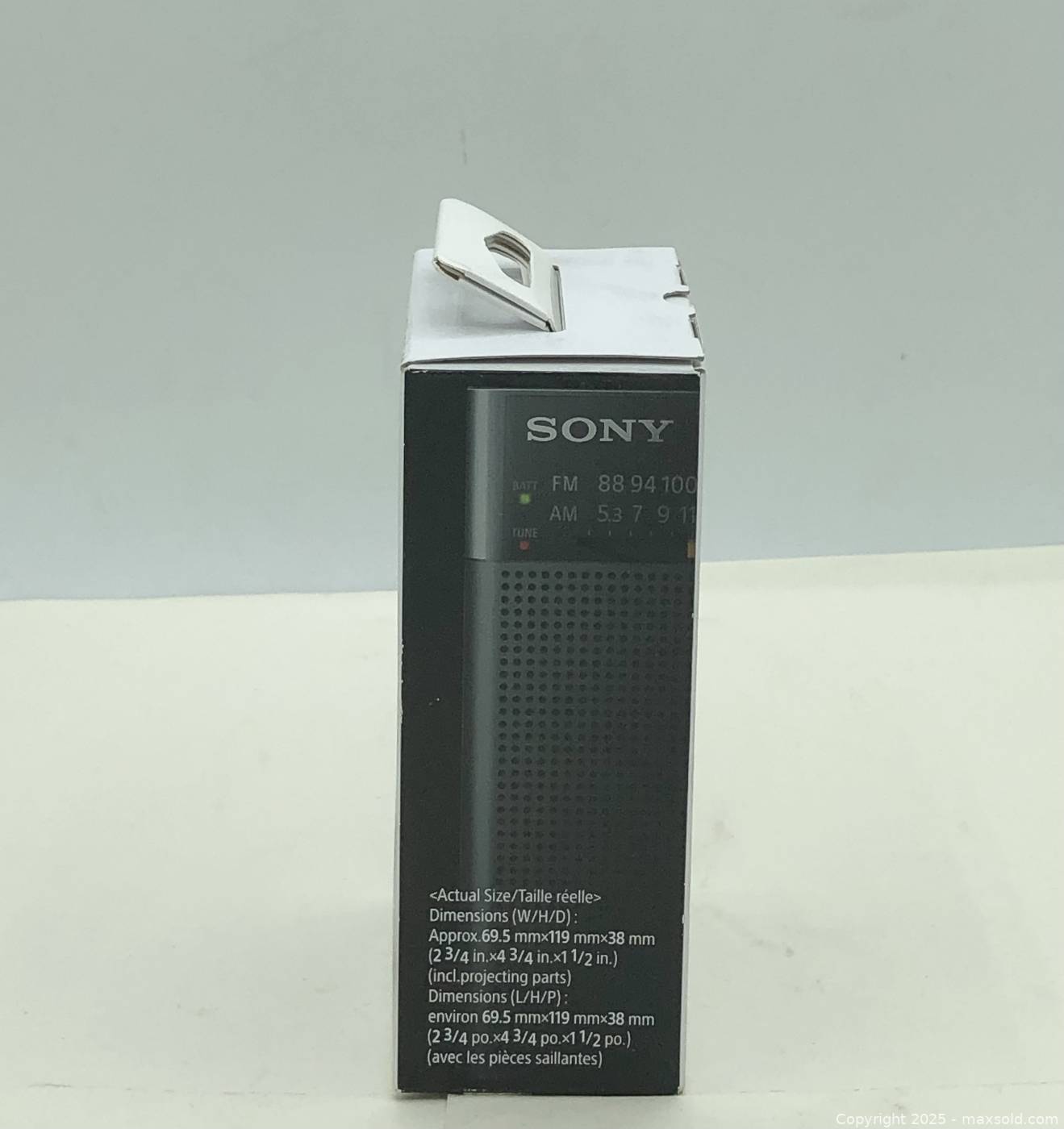 Sony ICF-P27 portable AM/FM radio | Maxsold