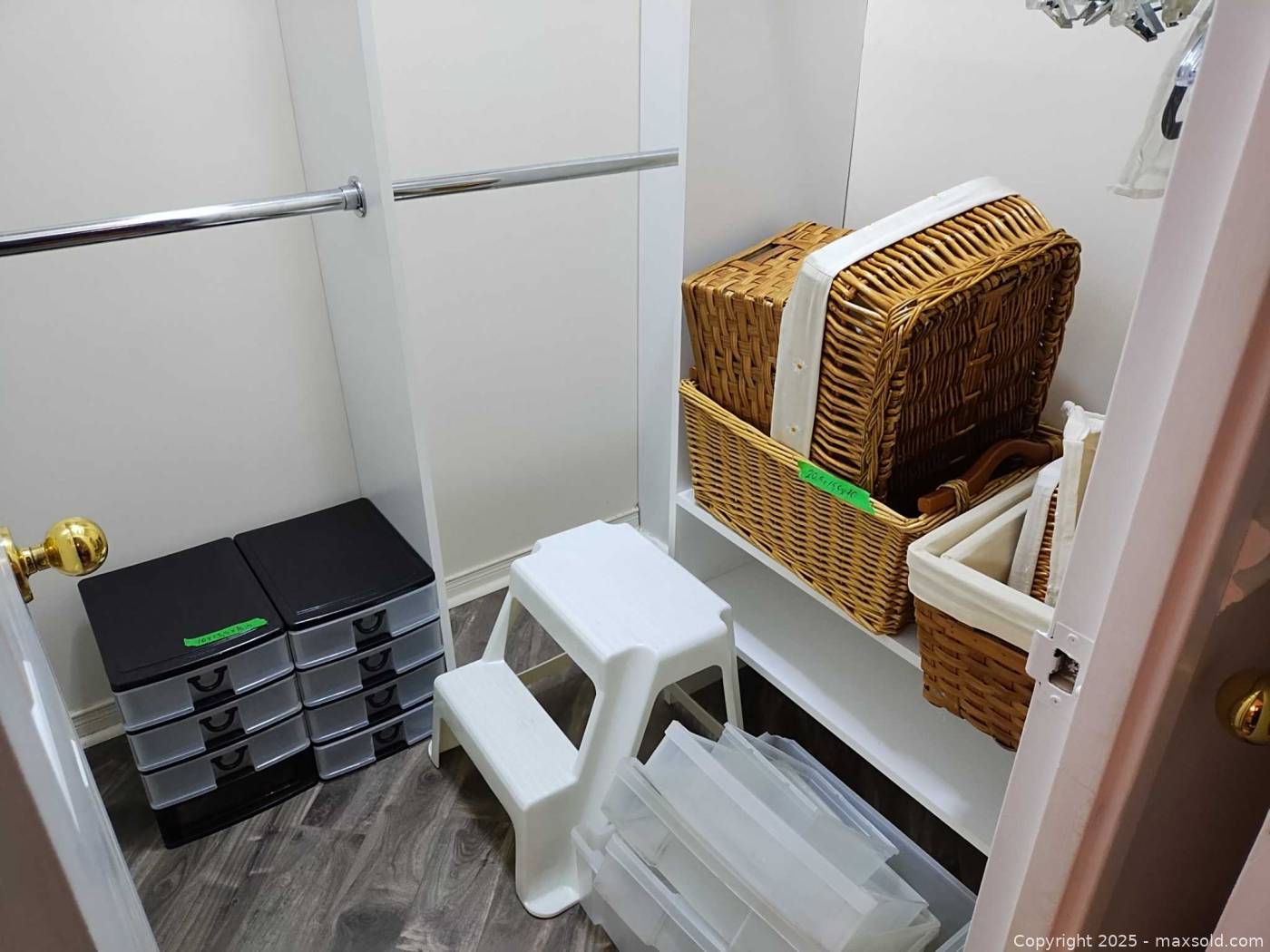 Plastic drawer organizers, step stool, wicker baskets, hangers | Maxsold