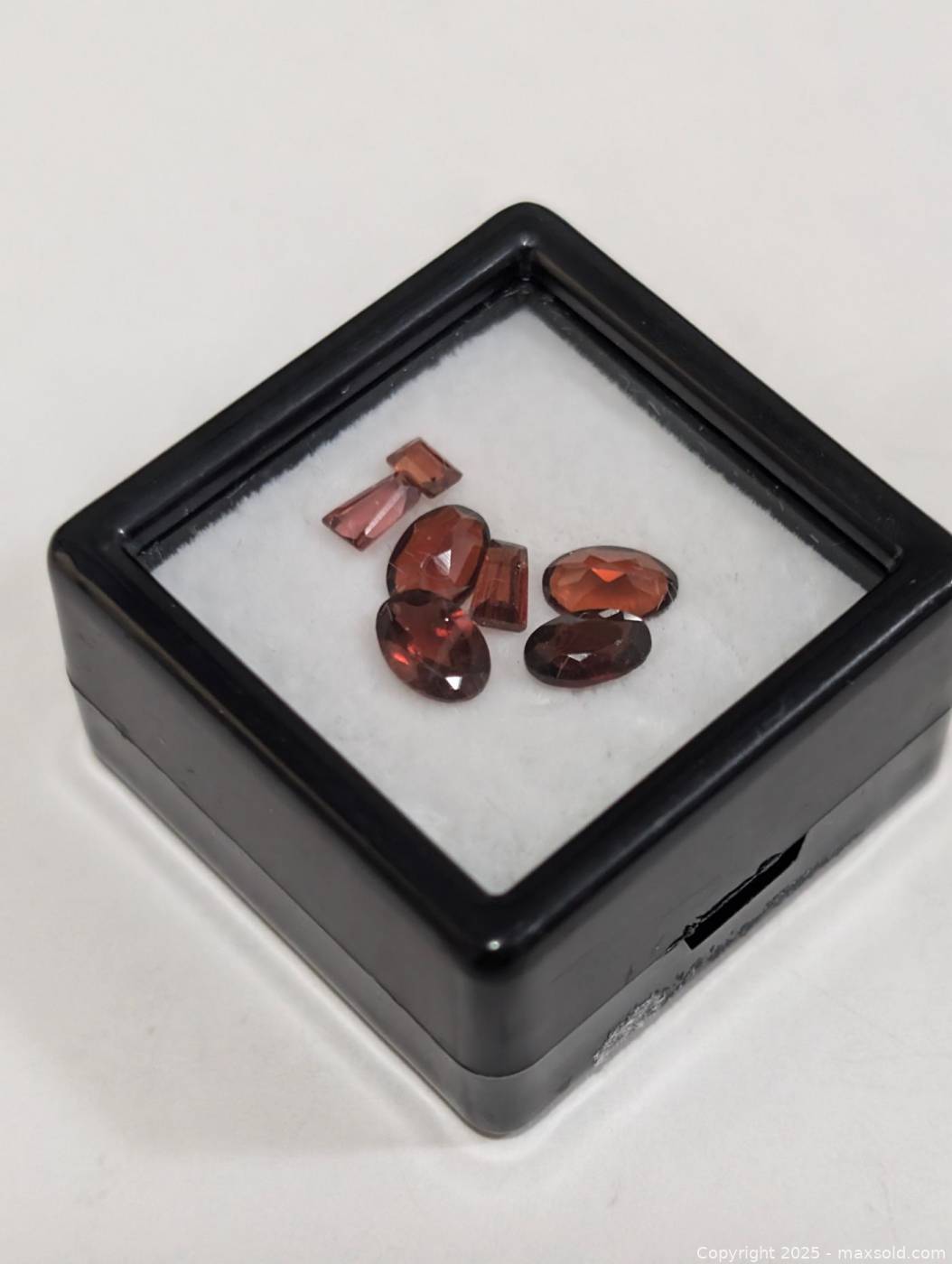 Loose Genuine Garnet Gemstones 2 Carats | Maxsold