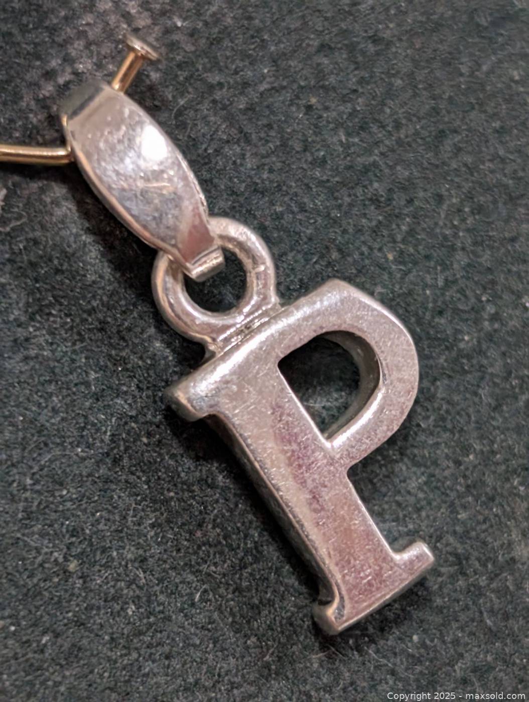 Silver Letter "P" Pendant 2.02g | Maxsold