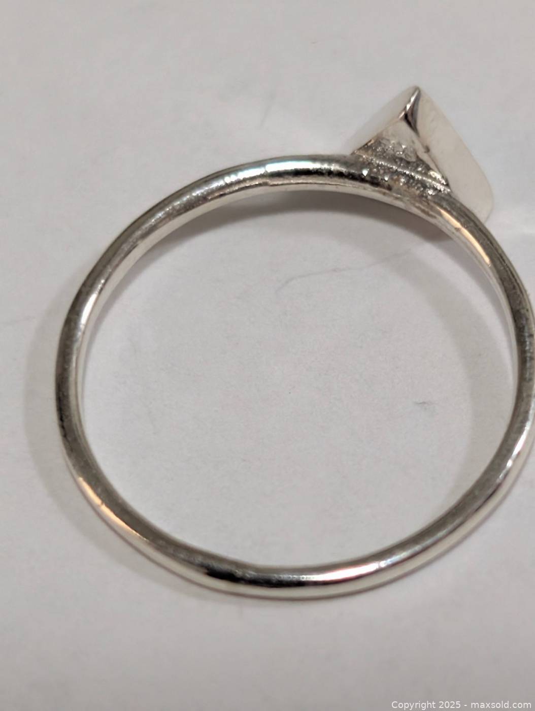 Sterling Silver Triangle Stone Ring Size 6 | Maxsold