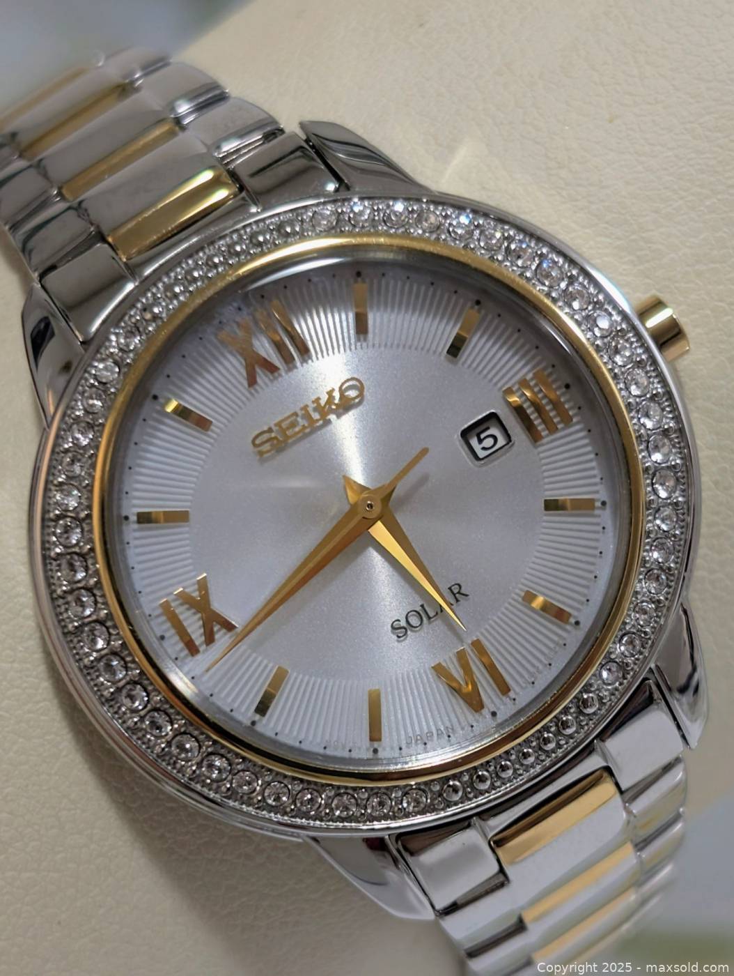 Seiko stainless steel solar wristwatch | Maxsold