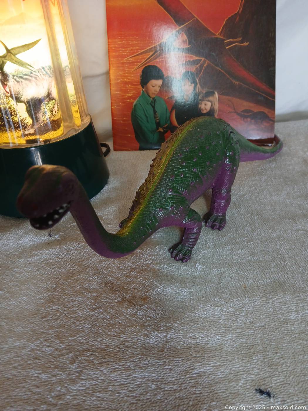 Pterosaurs night light, Brontosaurus figure and Dragons of Time ...