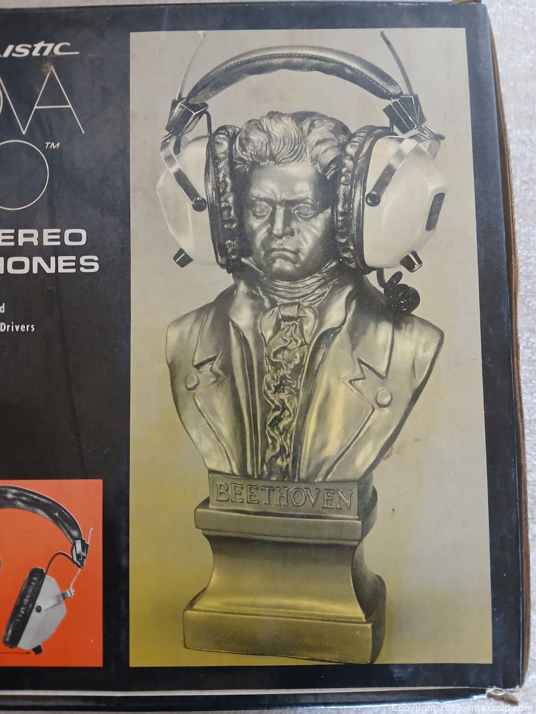 Realistic Nova Pro Hi-Fi Stereo Headphones | Maxsold