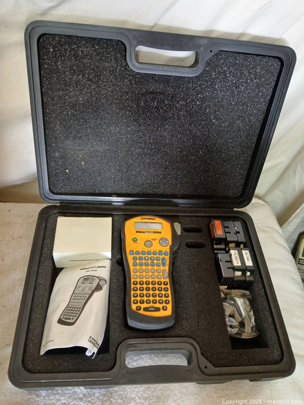 Dymo RhinoPRO 5000 label maker with case | Maxsold