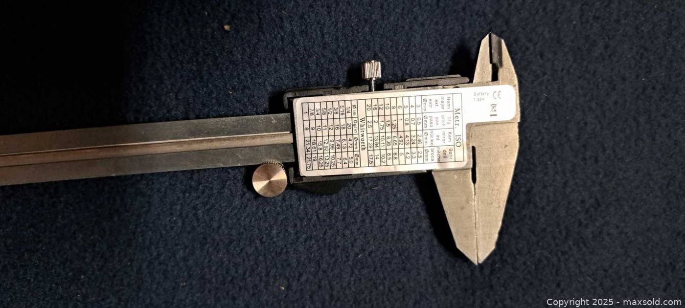 Electronic digital caliper | Maxsold