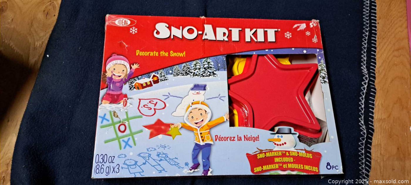 Ideal Sno-Art Kit snow marker and molds | Maxsold