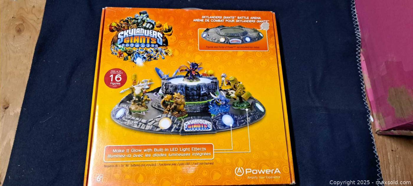 Skylanders Giants Battle Arena Play & Display Stand | Maxsold