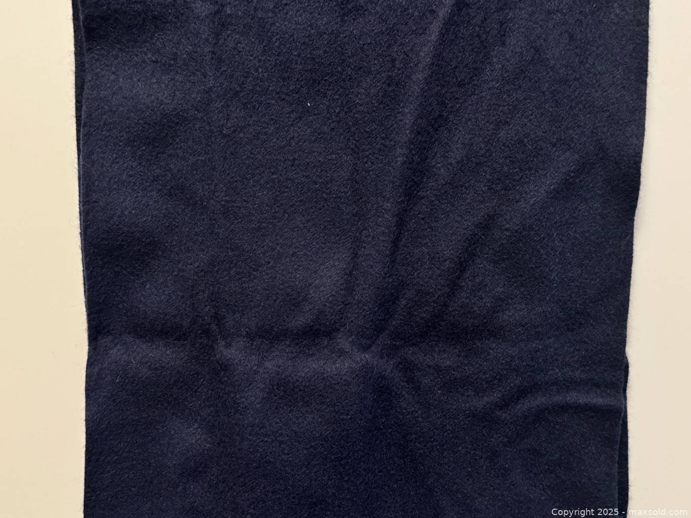 BOSS navy blue cashmere scarf | Maxsold