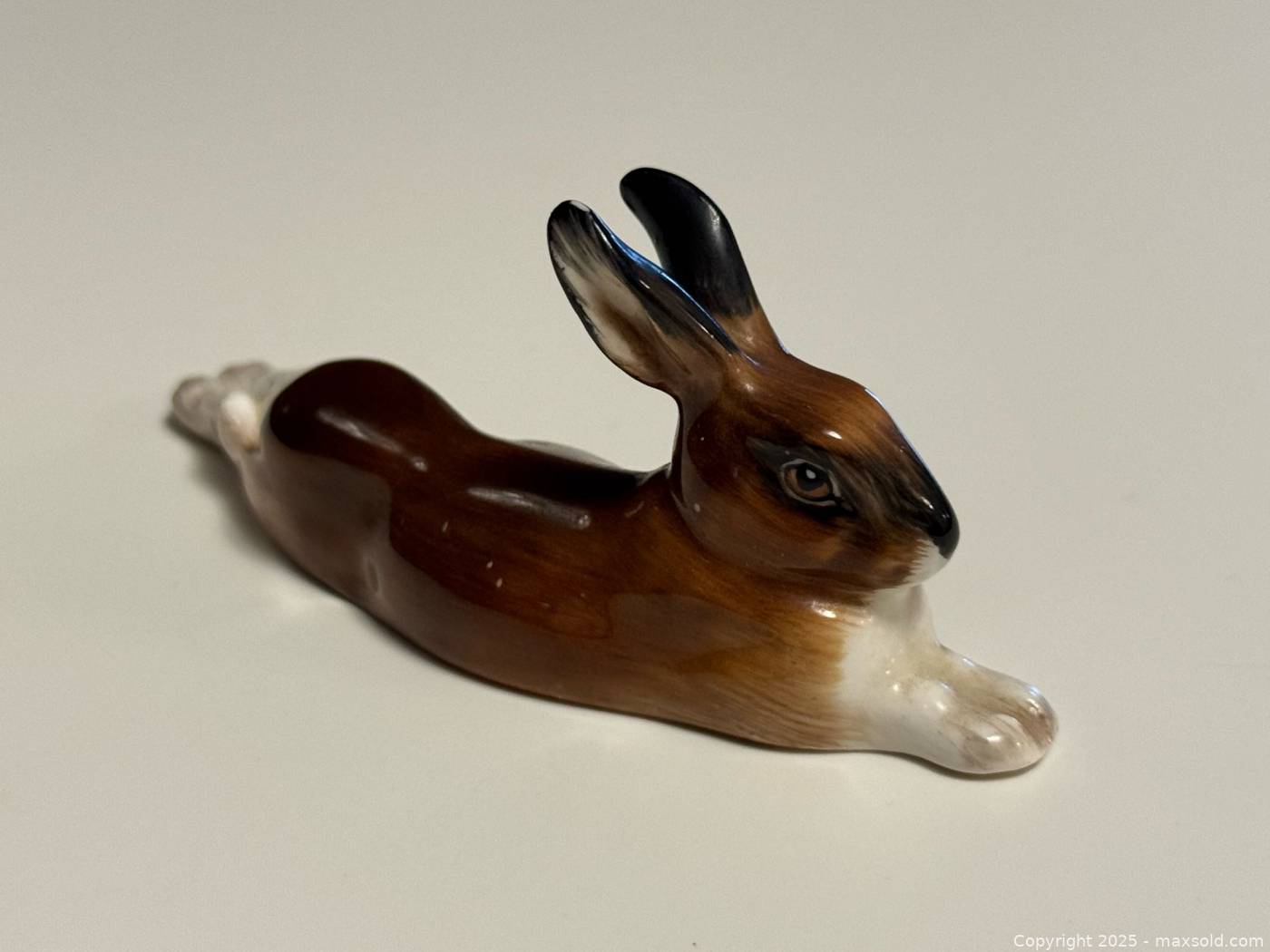 Royal Doulton bone china rabbit figurine | Maxsold