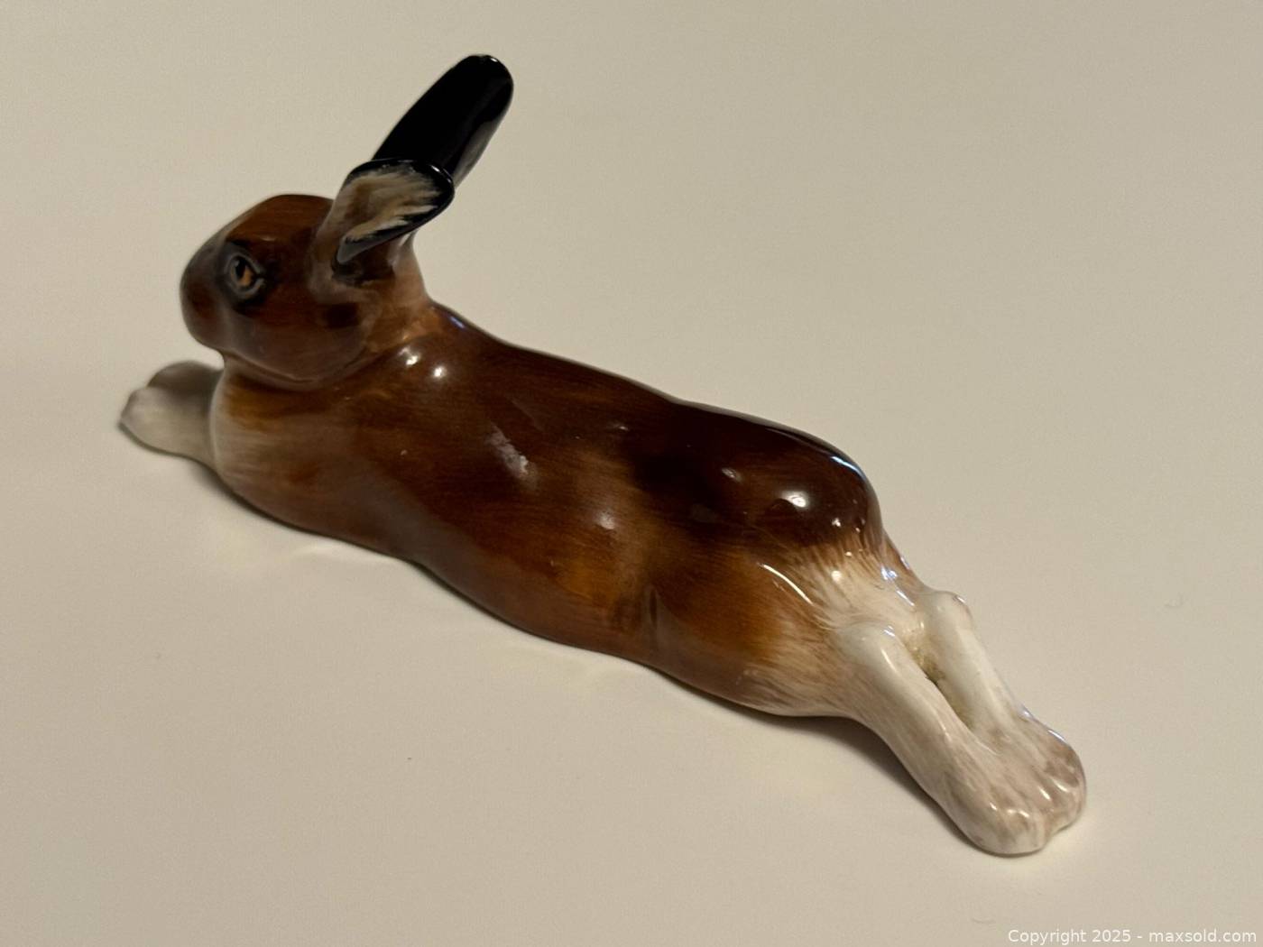 Royal Doulton bone china rabbit figurine | Maxsold