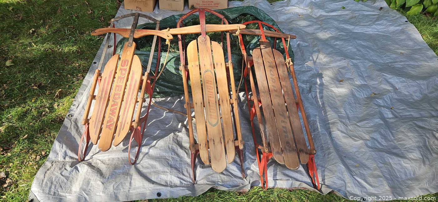 3 wooden snow sleds and artificial Christmas tree | Maxsold