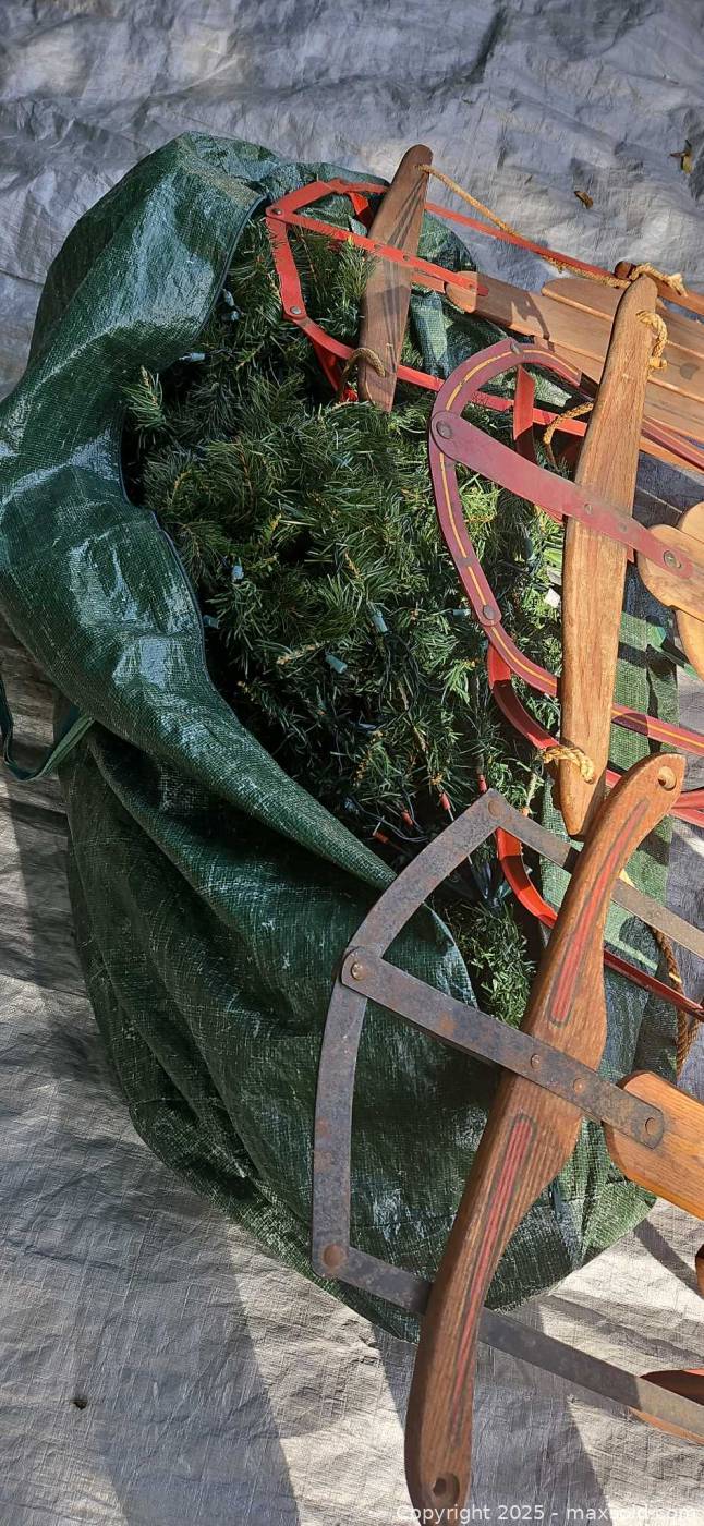 3 wooden snow sleds and artificial Christmas tree | Maxsold