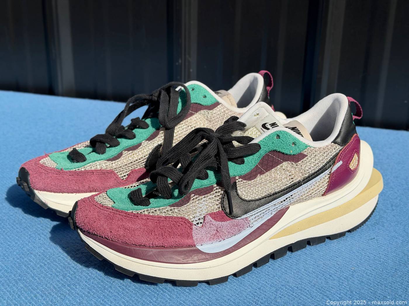 Nike Vaporwaffle sacai Villain Red Neptune Green US 10 | Maxsold
