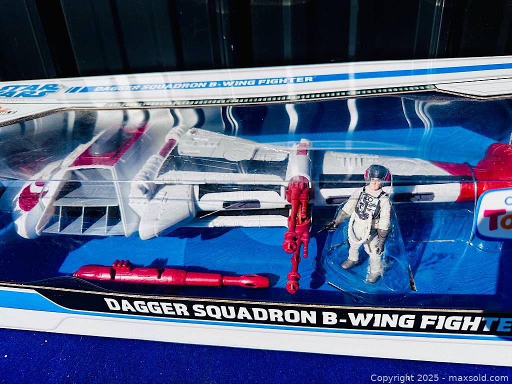 Star Wars The Legacy Collection Dagger Squadron B-Wing Fighter | Maxsold