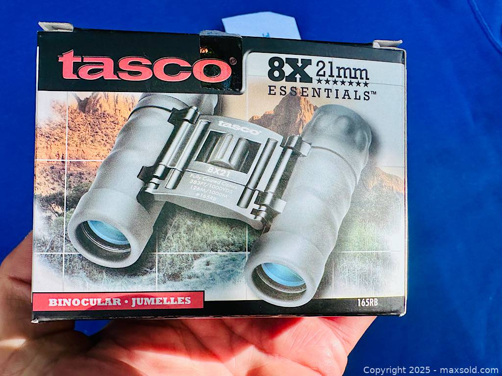 Tasco 8x21mm Essentials Binoculars NIB | Maxsold