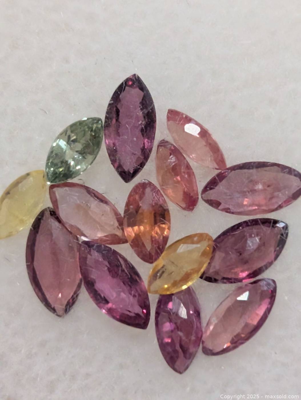 Fancy colour sapphires 2ct total | Maxsold