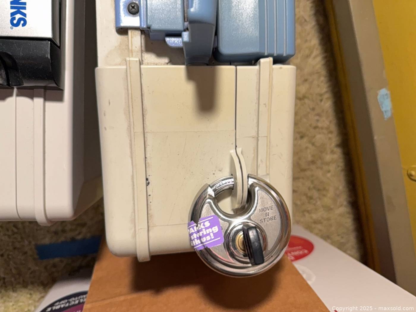 Brinks portable lock boxes with keys | Maxsold
