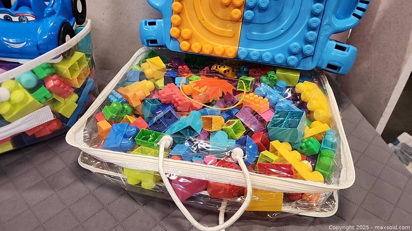Mega Bloks building block lot in two bags | Maxsold