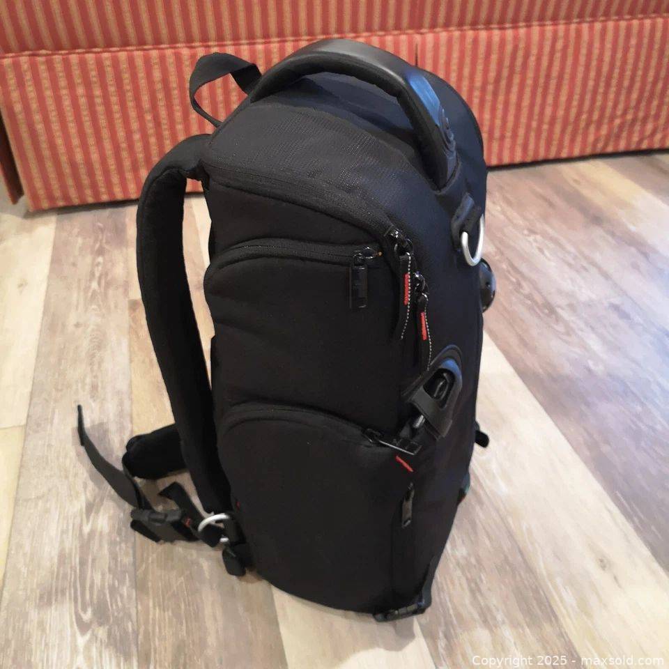 Kata 3N1-20 DSLR sling / backpack | Maxsold
