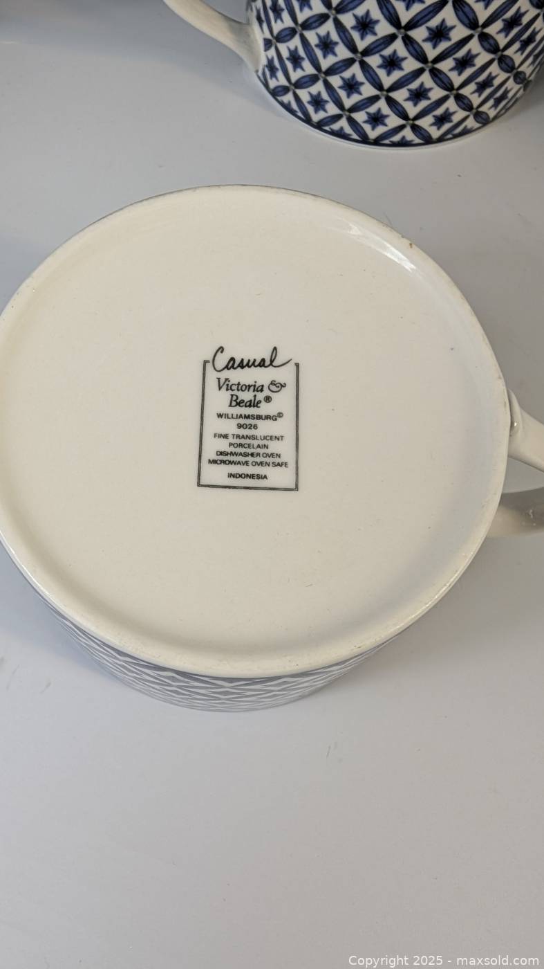 Victoria & Beale Casual blue stoneware set | Maxsold