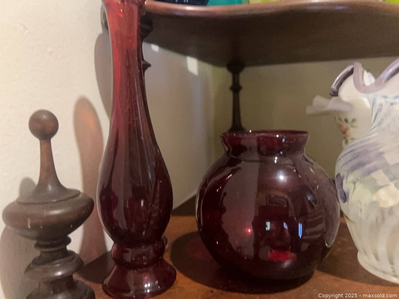 Decorative glass vases, 8 pieces | Maxsold