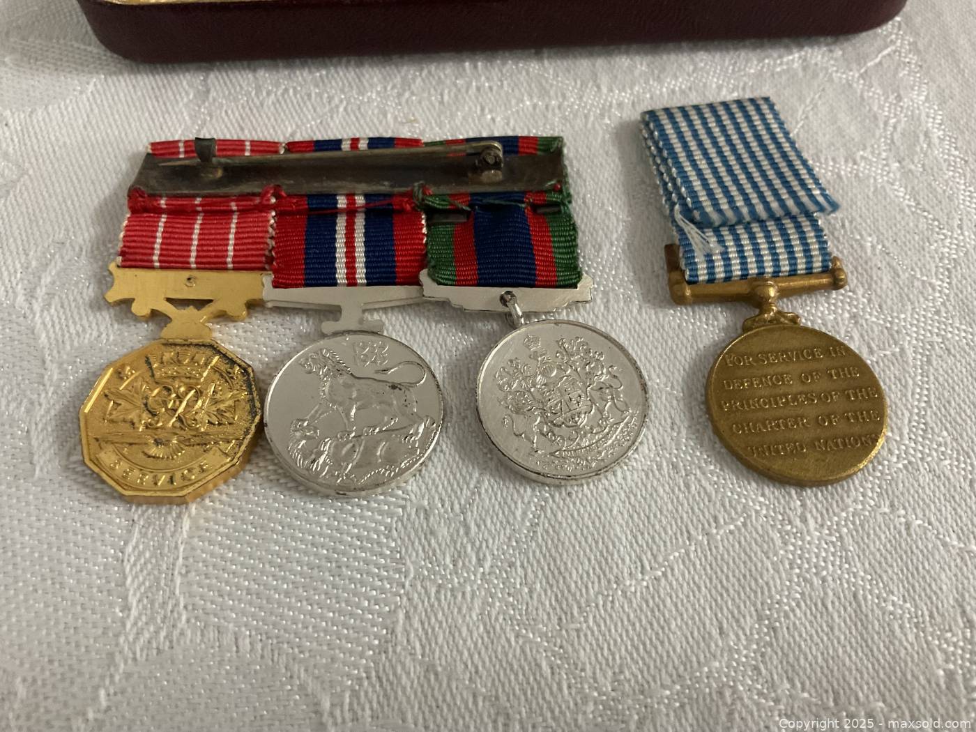 Five miniature military service medals | Maxsold