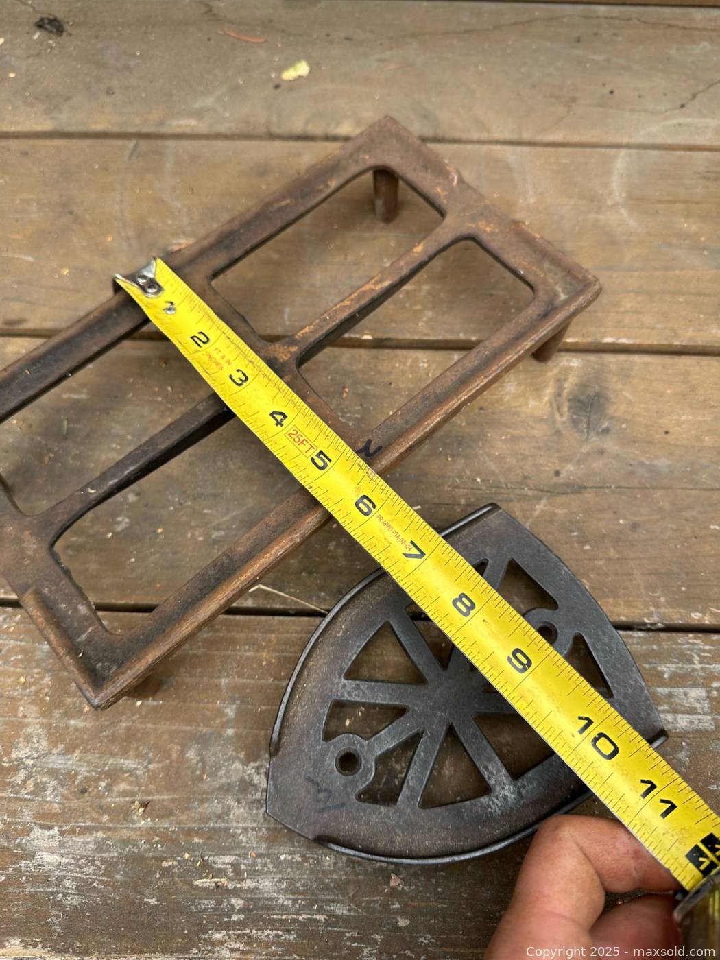 Antique cast-iron sad iron trivets | Maxsold