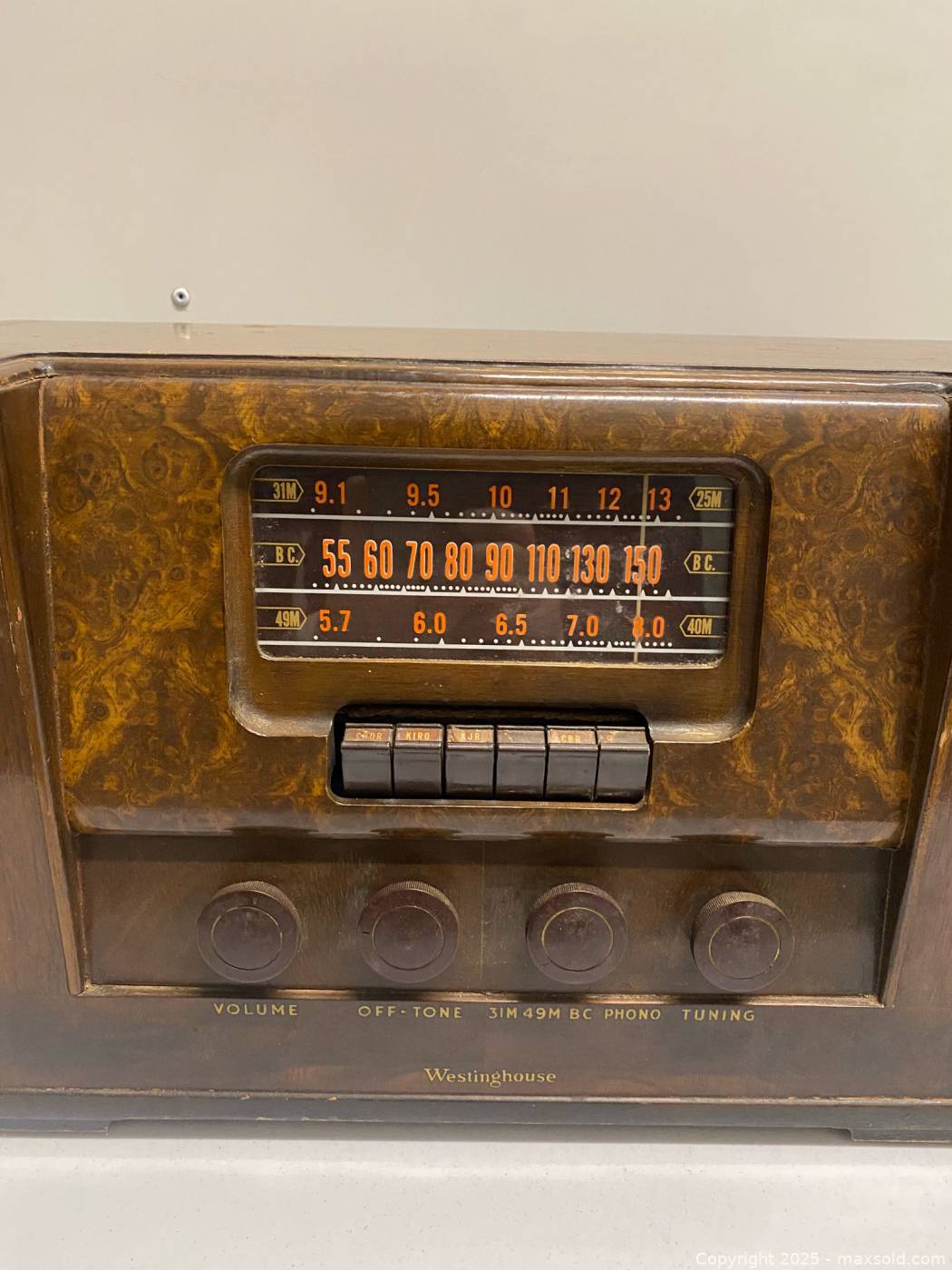 Westinghouse Model 697 Tube Radio | Maxsold
