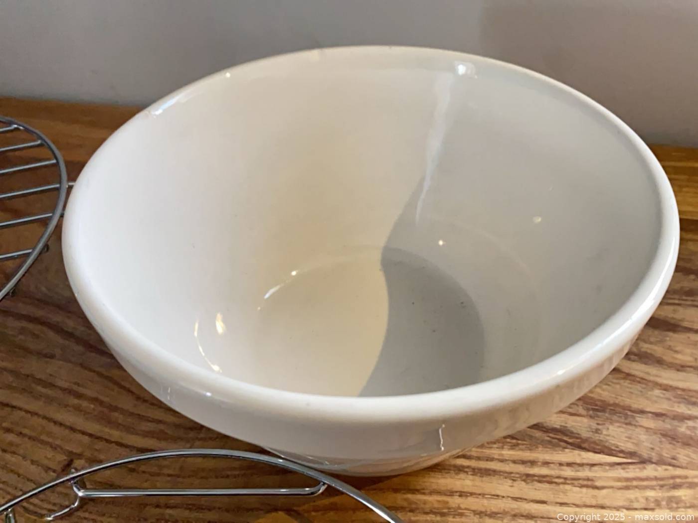 Mason Cash glazed ceramic pudding bowl and two metal round cooling ...