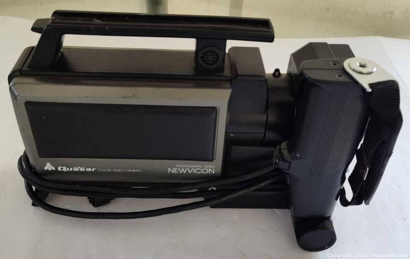 Quasar Professional Series Newvicon color video camera recorder | Maxsold
