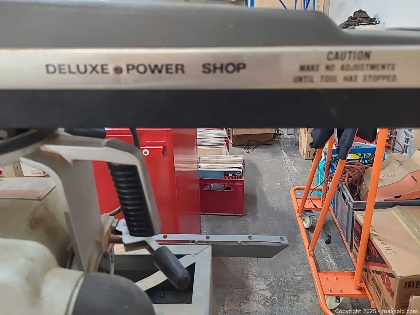 Black & Decker Deluxe Power Shop radial arm saw with stand | Maxsold