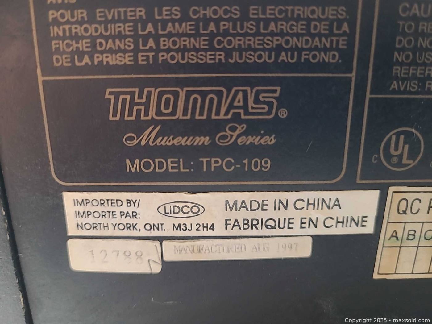 Thomas TPC-109 Museum Series AM/FM Radio | Maxsold