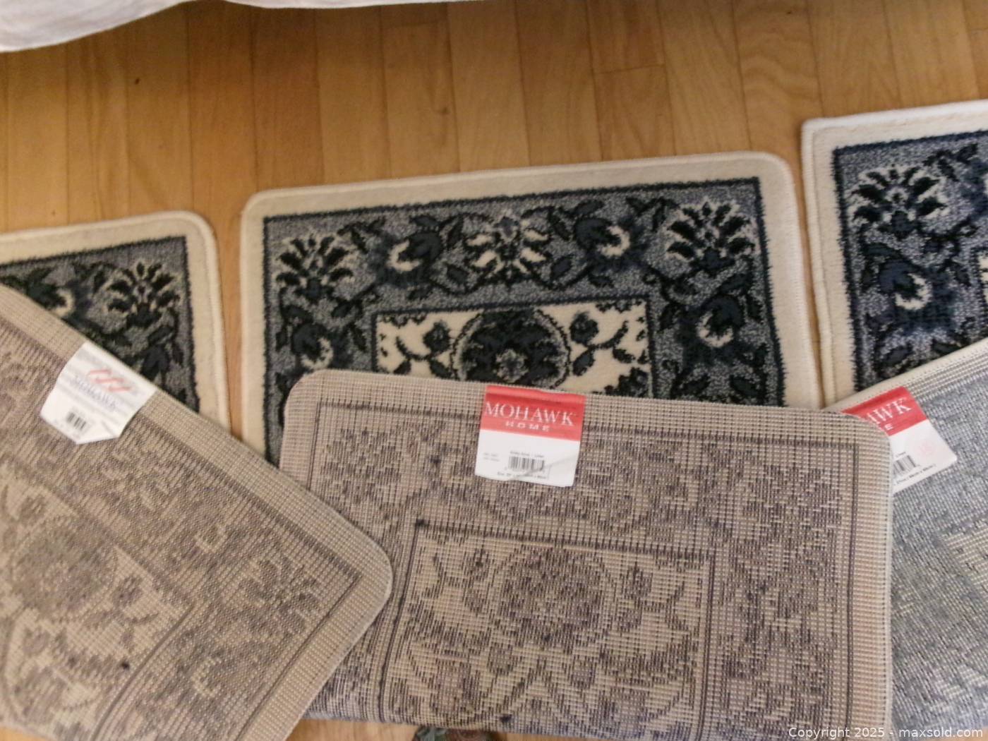 Set of 3 Mohawk area rugs 23" x 37" | Maxsold