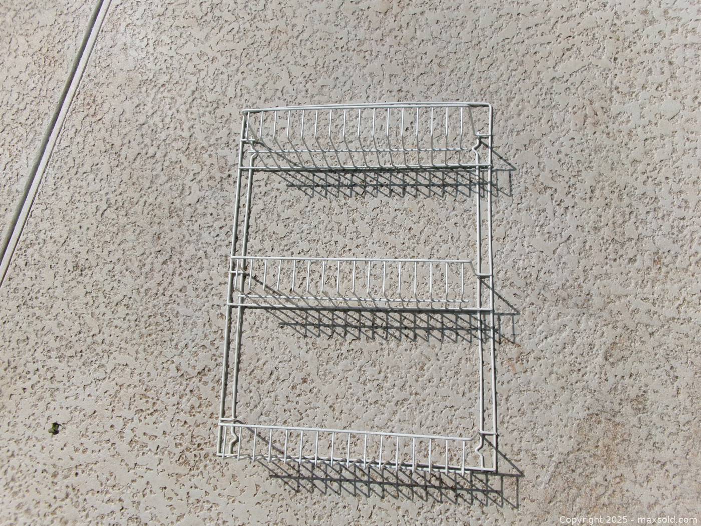 Wire 3-Shelf Hanging Rack 24.5" x 19" x 5" | Maxsold