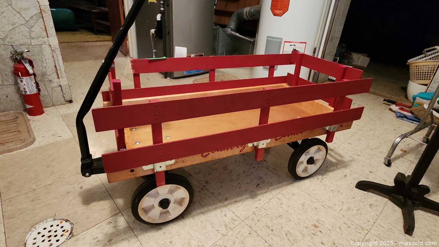 Country Estate wooden wagon cart | Maxsold