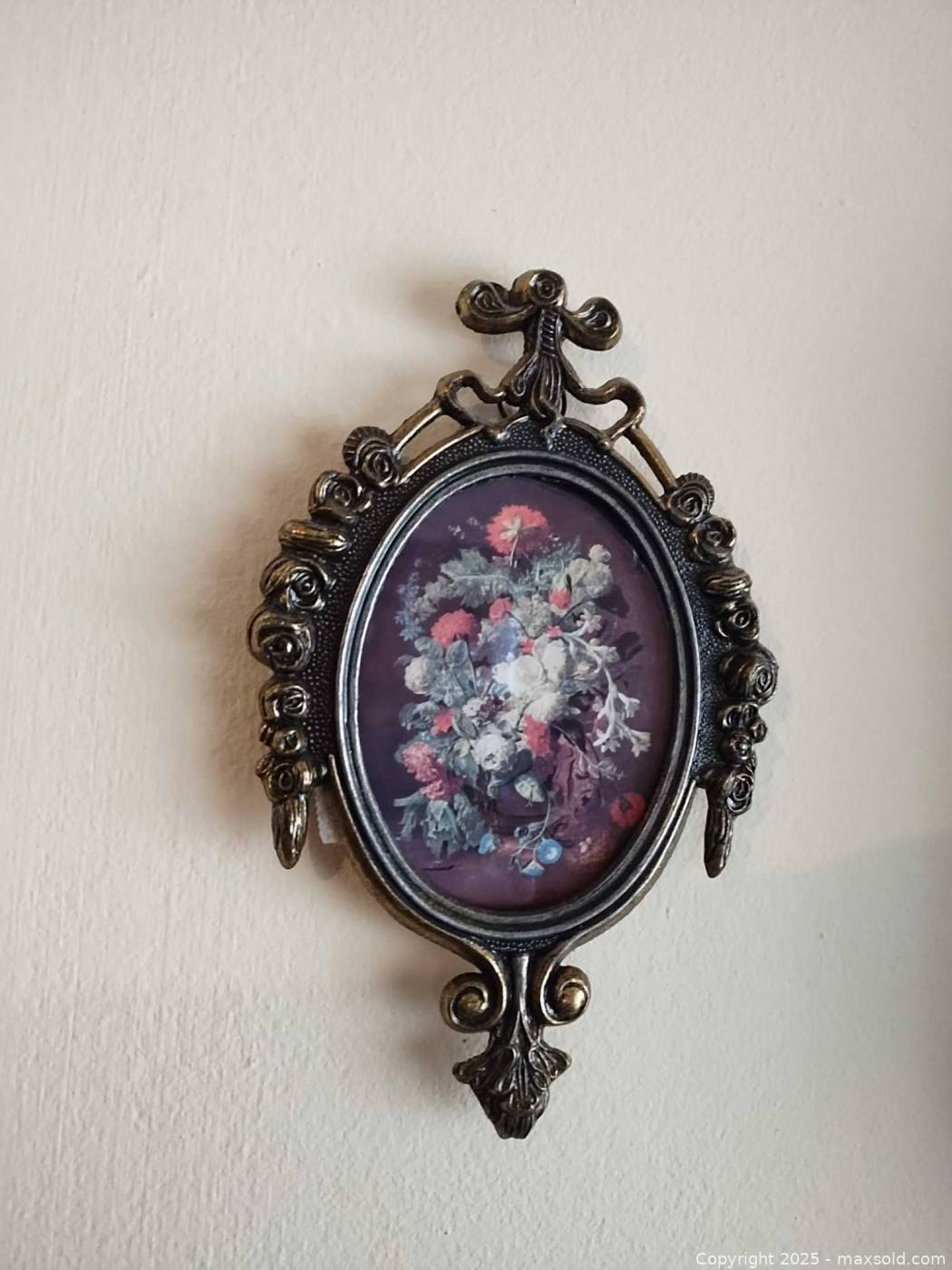 Framed collector plates and prints | Maxsold
