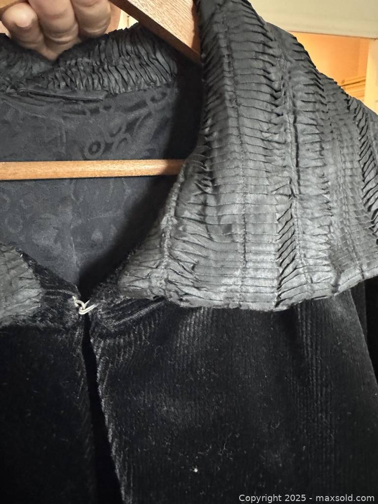 Vintage black full-length women’s opera cape with matching faux-fur ...