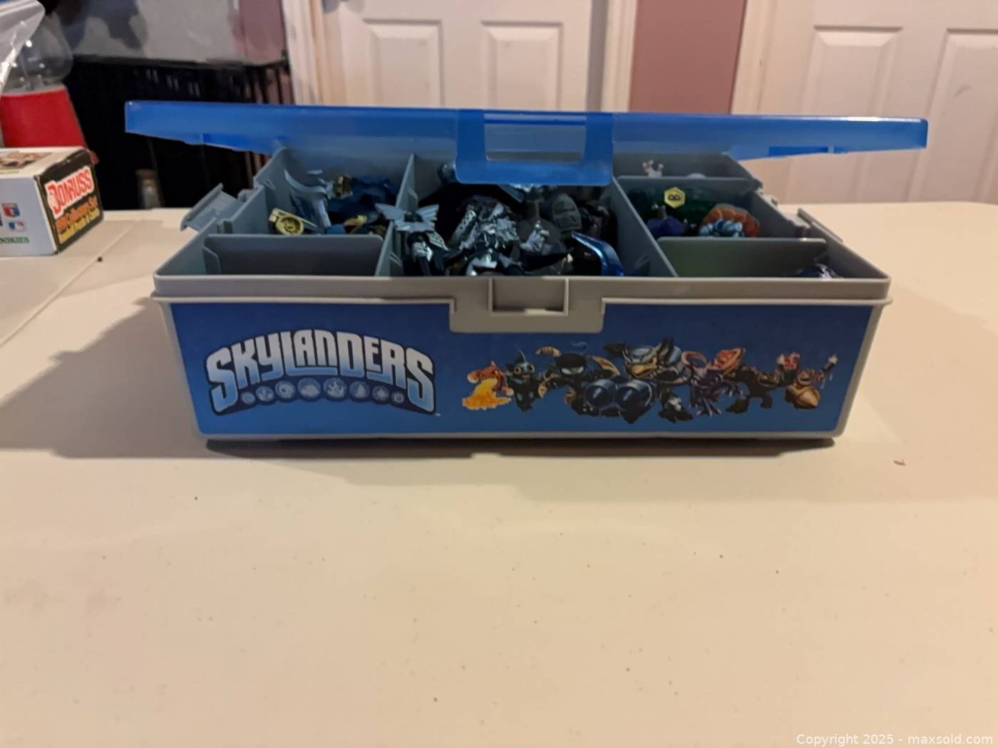Skylanders figures and storage case | Maxsold