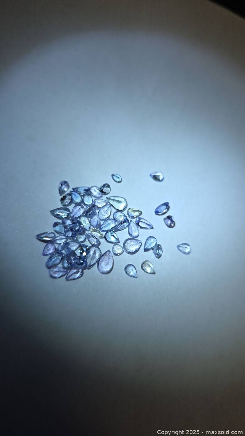 9ct natural untreated tanzanite gems | Maxsold