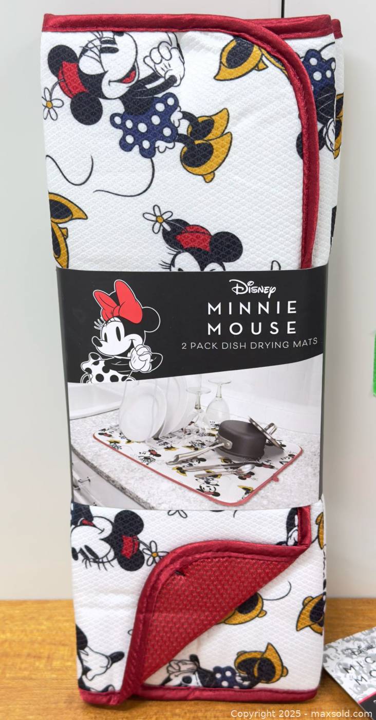 Minnie Mouse kitchen accessory packs | Maxsold