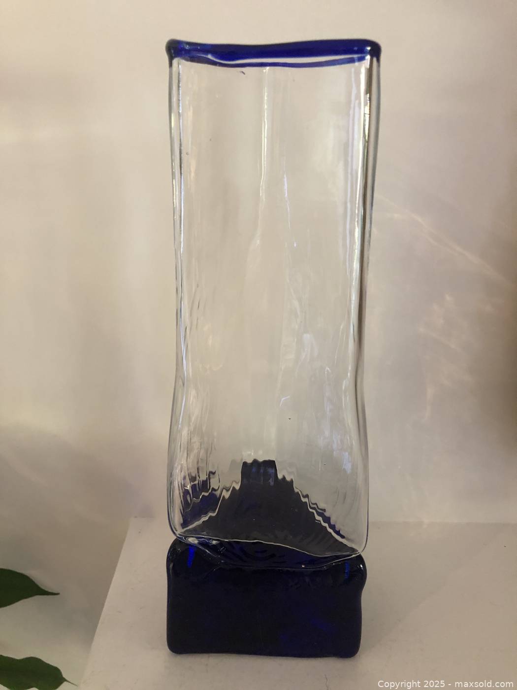 Vintage David New-Small Sterling Studio art glass triangular vase NSSG ...