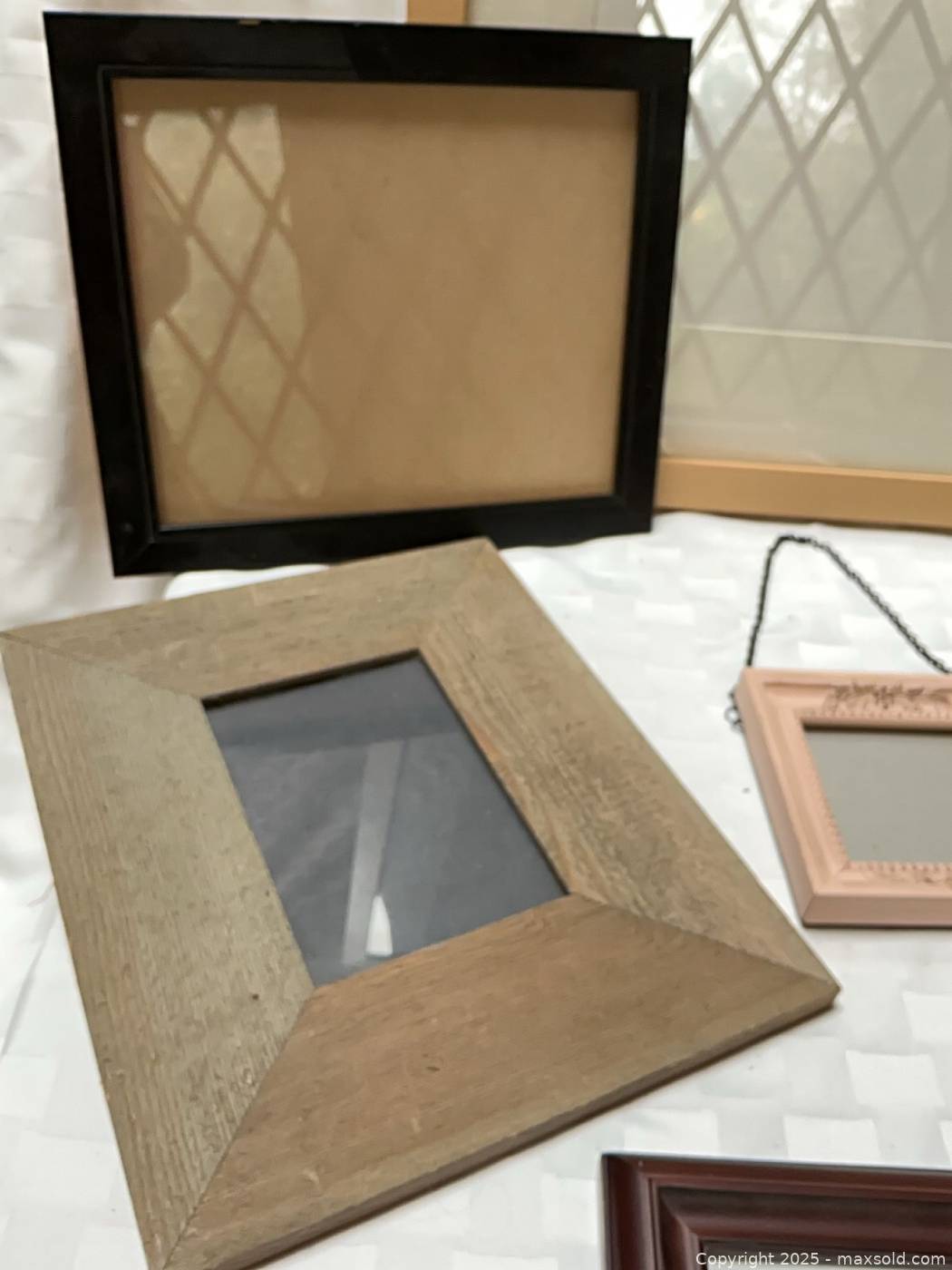 Assorted blank picture frames, approx 8 pieces | Maxsold