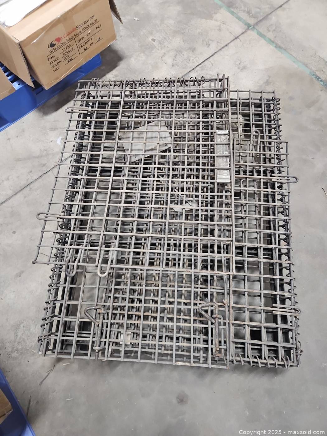 Collapsible steel wire mesh pallet cage | Maxsold
