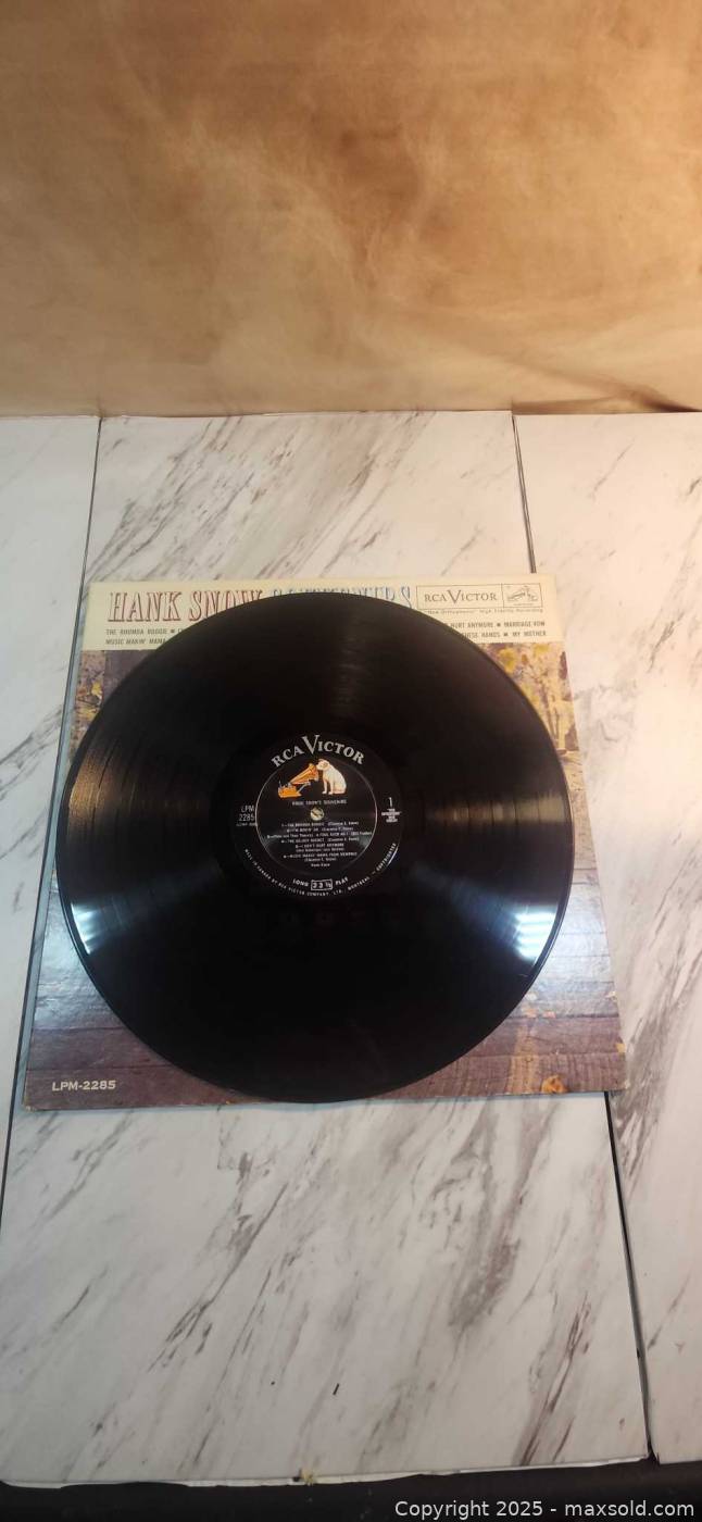 Hank Snow “Souvenirs” vinyl LP | Maxsold