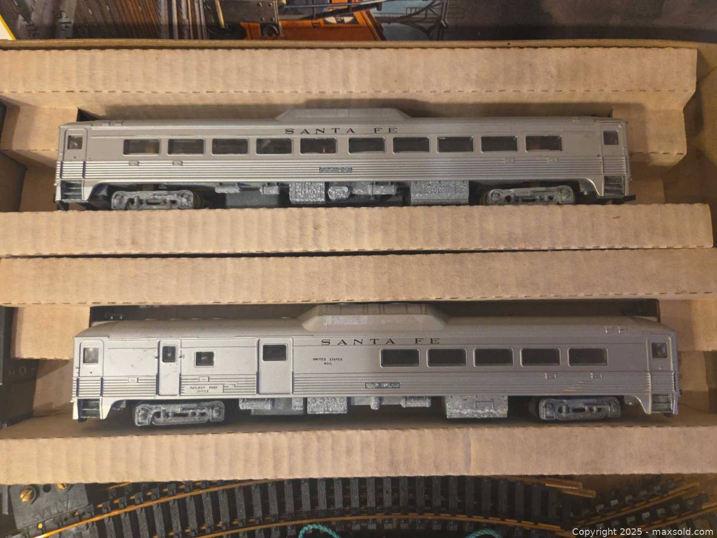 Athearn Santa Fe RDC passenger railcars powered and dummy plus track ...