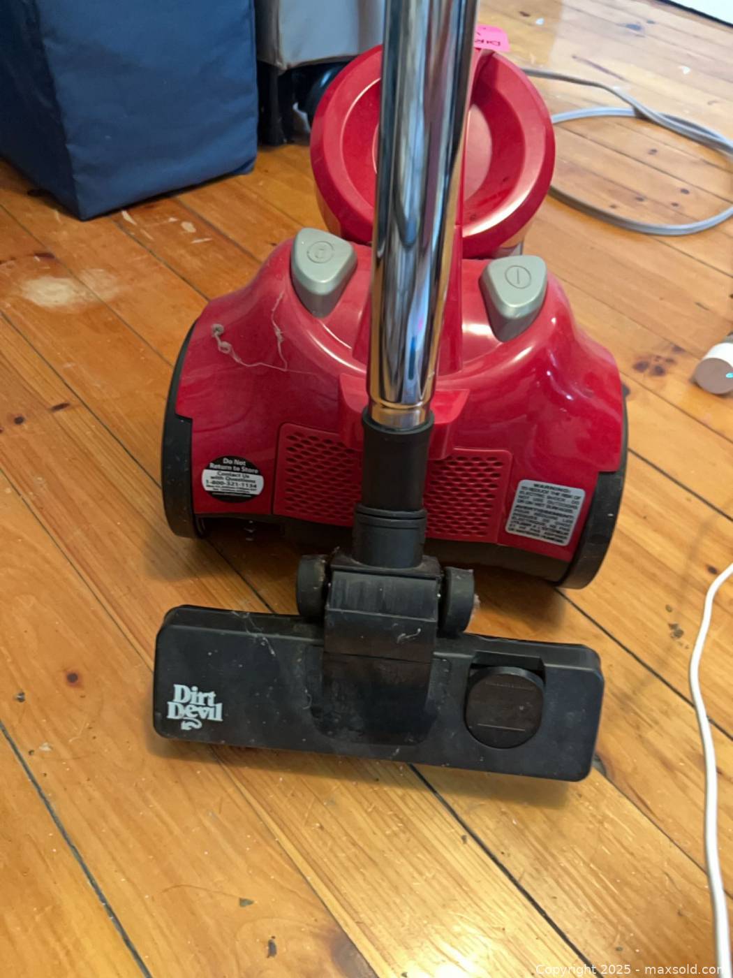 Dirt Devil Featherlite Cyclonic Bagless Canister Vacuum | Maxsold