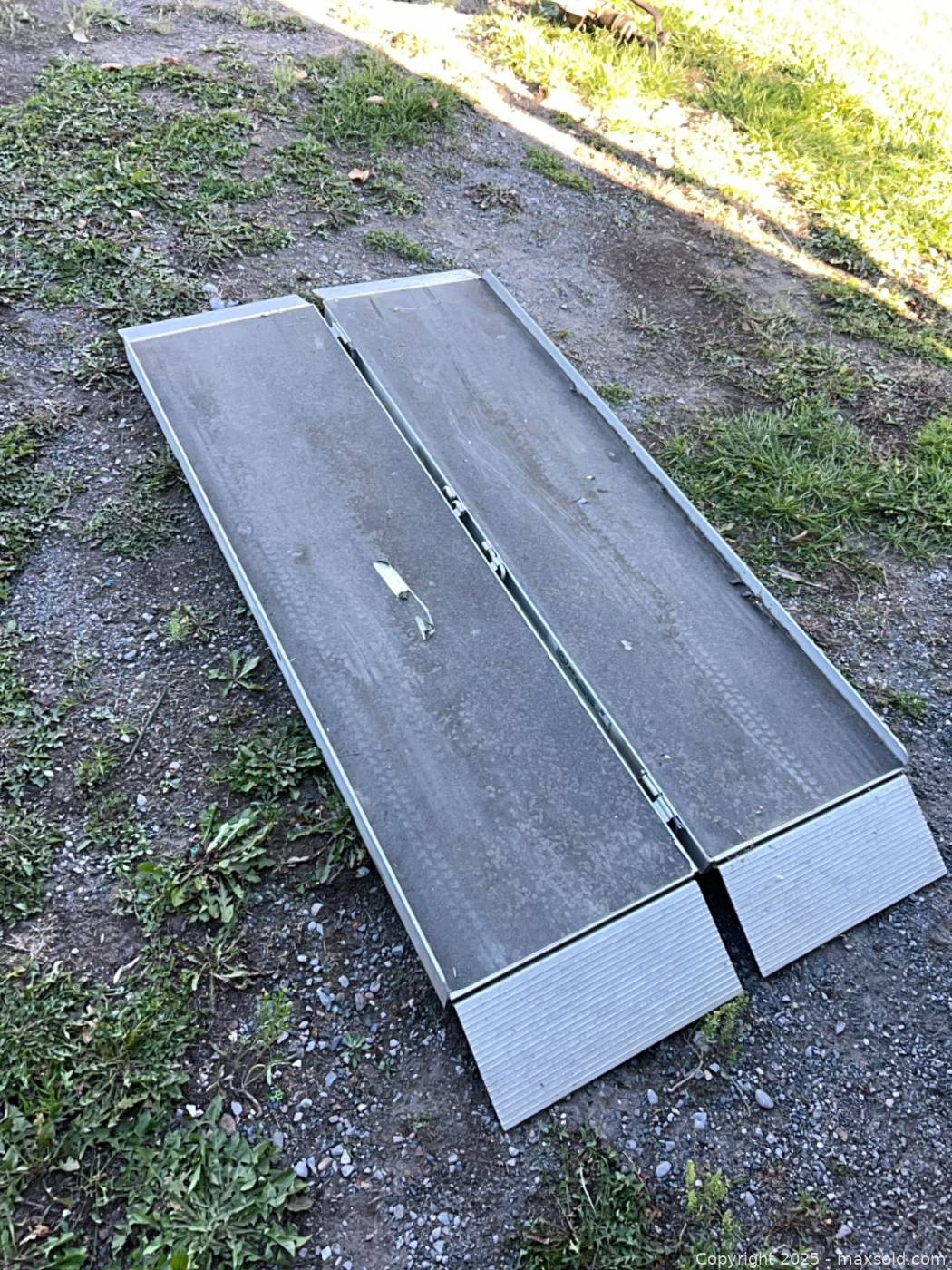 EZ-Access aluminum folding suitcase ramp | Maxsold